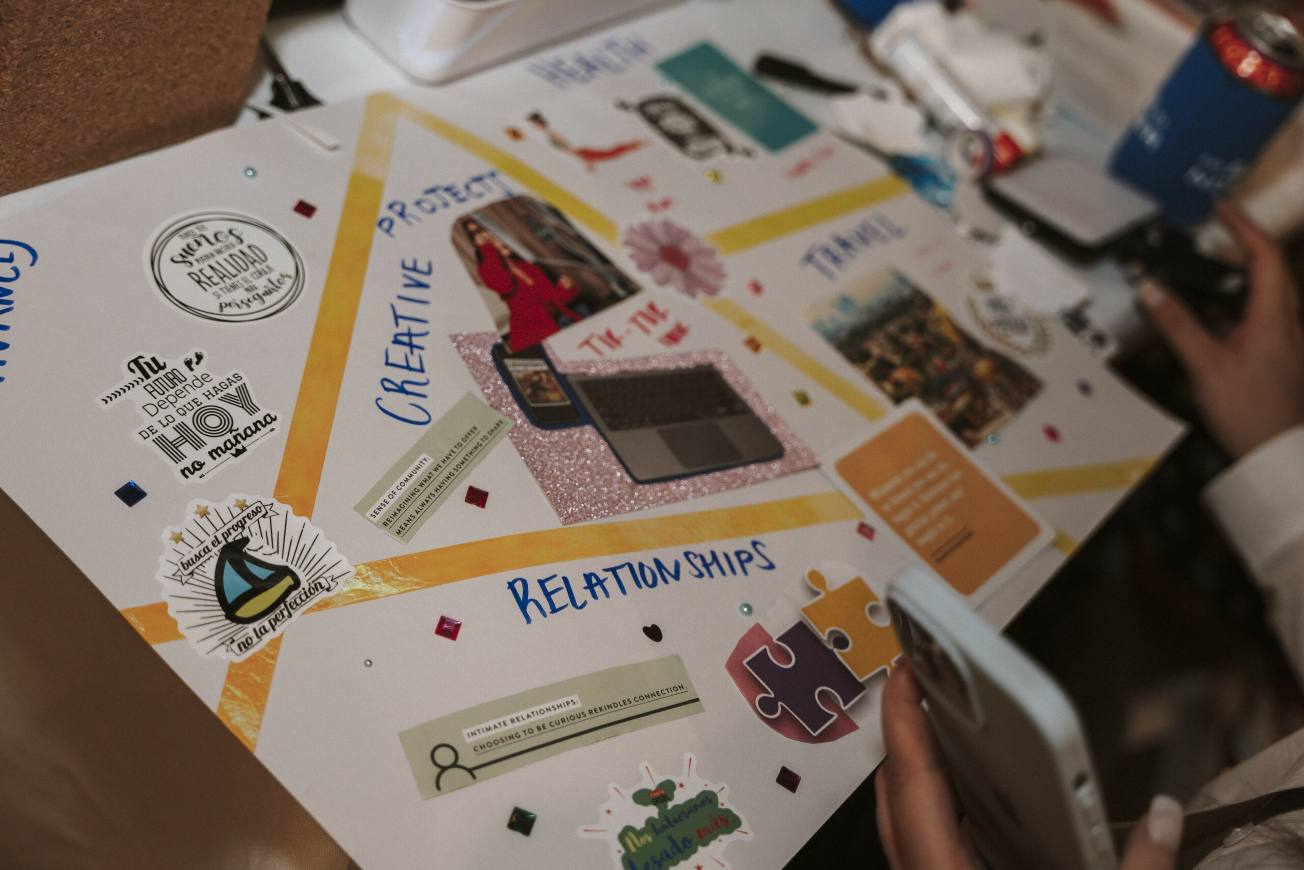 How to Make a Vision Board for 2024